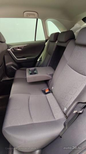 Pelēks Toyota RAV4 2022 Tallina, ar dzinēja tilpumu 1.99 L un nobraukumu 93 tūkst. km par 23995 €, foto 18 vietnē AUTOMOTO.COM.LV