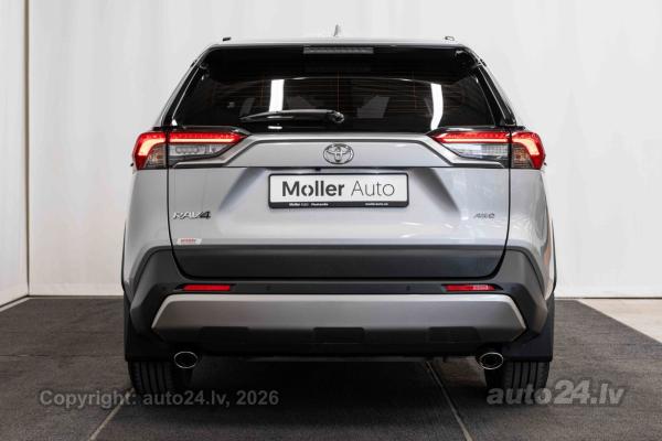 Pelēks Toyota RAV4 2022 Tallina, ar dzinēja tilpumu 2.00 L un nobraukumu 50 tūkst. km par 28500 €, foto 5 vietnē AUTOMOTO.COM.LV