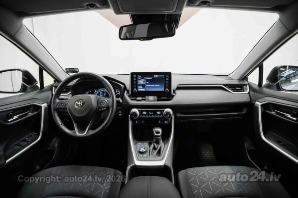 Pelēks Toyota RAV4 2022 Tallina, ar dzinēja tilpumu 2.00 L un nobraukumu 50 tūkst. km par 28500 €, foto 9 vietnē AUTOMOTO.COM.LV
