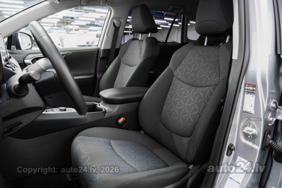 Pelēks Toyota RAV4 2022 Tallina, ar dzinēja tilpumu 2.00 L un nobraukumu 50 tūkst. km par 28500 €, foto 15 vietnē AUTOMOTO.COM.LV