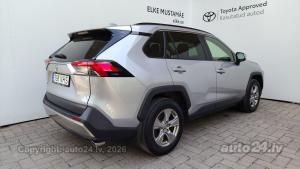 Pelēks Toyota RAV4 2022 Tallina, ar dzinēja tilpumu 1.99 L un nobraukumu 87 tūkst. km par 25895 €, foto 3 vietnē AUTOMOTO.COM.LV
