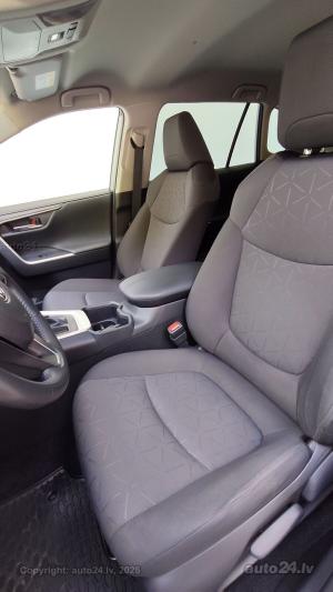 Pelēks Toyota RAV4 2022 Tallina, ar dzinēja tilpumu 1.99 L un nobraukumu 87 tūkst. km par 25895 €, foto 12 vietnē AUTOMOTO.COM.LV