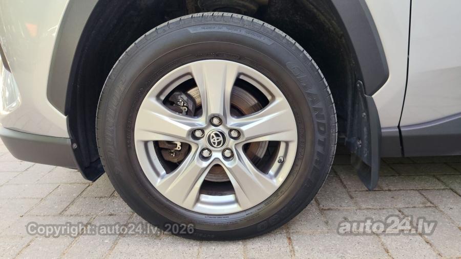 Pelēks Toyota RAV4 2022 Tallina, ar dzinēja tilpumu 1.99 L un nobraukumu 87 tūkst. km par 25895 €, foto 16 vietnē AUTOMOTO.COM.LV