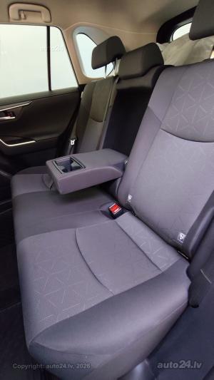Pelēks Toyota RAV4 2022 Tallina, ar dzinēja tilpumu 1.99 L un nobraukumu 87 tūkst. km par 25895 €, foto 18 vietnē AUTOMOTO.COM.LV