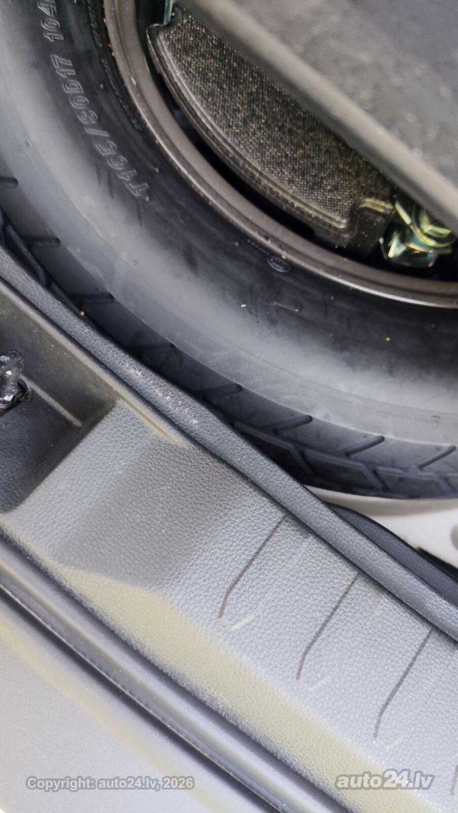 Pelēks Toyota RAV4 2022 Tallina, ar dzinēja tilpumu 1.99 L un nobraukumu 87 tūkst. km par 25895 €, foto 22 vietnē AUTOMOTO.COM.LV