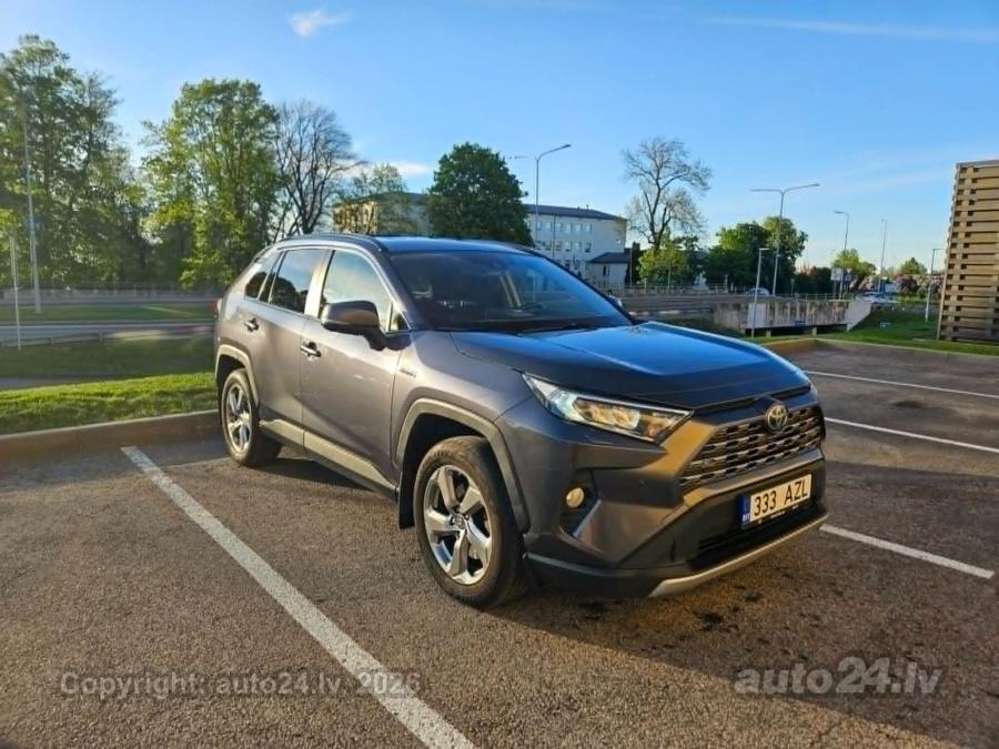 Pelēks Toyota RAV4 2022 Tallina, ar dzinēja tilpumu 2.50 L un nobraukumu 207 tūkst. km par 24900 €, foto 3 vietnē AUTOMOTO.COM.LV