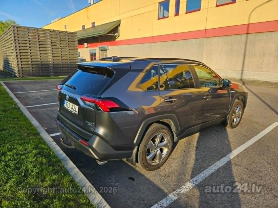 Pelēks Toyota RAV4 2022 Tallina, ar dzinēja tilpumu 2.50 L un nobraukumu 207 tūkst. km par 24900 €, foto 4 vietnē AUTOMOTO.COM.LV