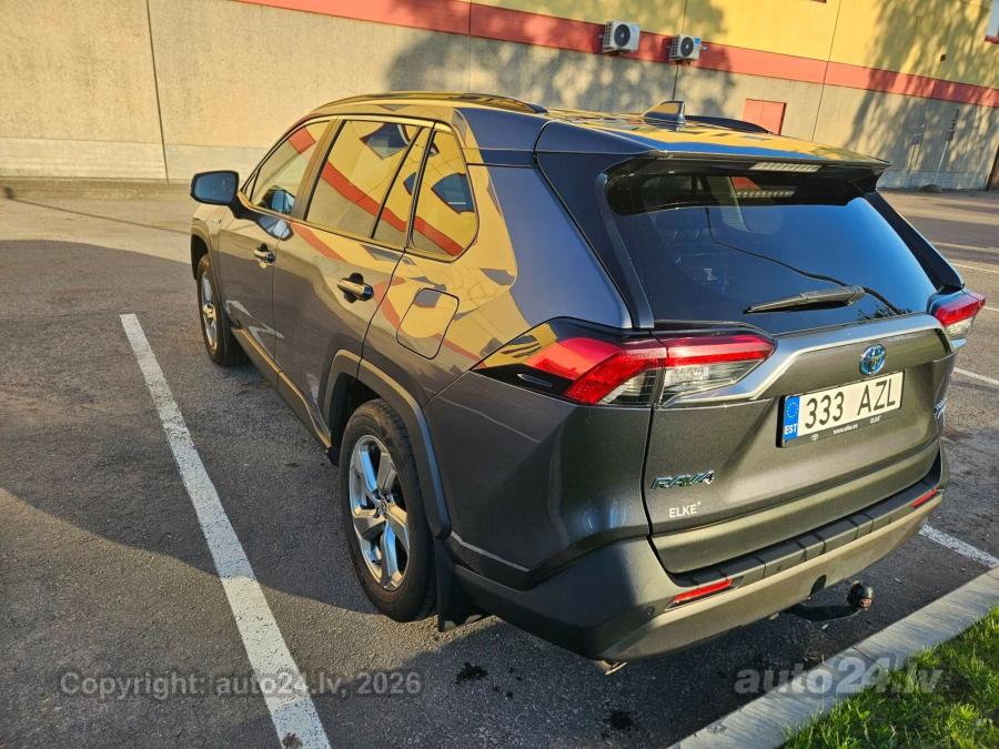Pelēks Toyota RAV4 2022 Tallina, ar dzinēja tilpumu 2.50 L un nobraukumu 207 tūkst. km par 24900 €, foto 6 vietnē AUTOMOTO.COM.LV
