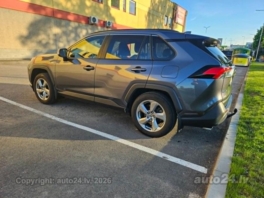 Pelēks Toyota RAV4 2022 Tallina, ar dzinēja tilpumu 2.50 L un nobraukumu 207 tūkst. km par 24900 €, foto 7 vietnē AUTOMOTO.COM.LV
