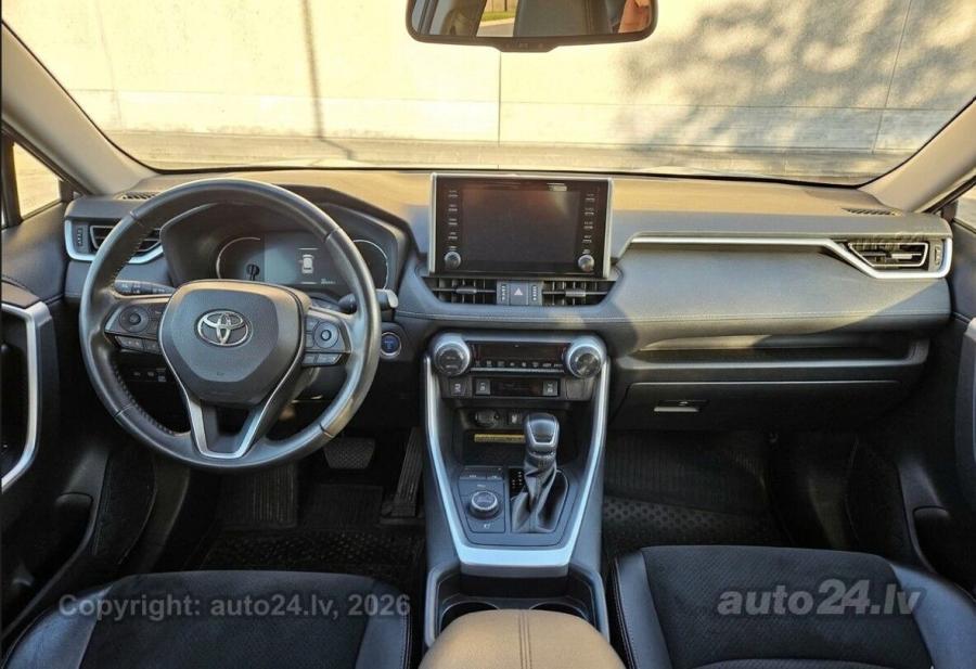 Pelēks Toyota RAV4 2022 Tallina, ar dzinēja tilpumu 2.50 L un nobraukumu 207 tūkst. km par 24900 €, foto 10 vietnē AUTOMOTO.COM.LV