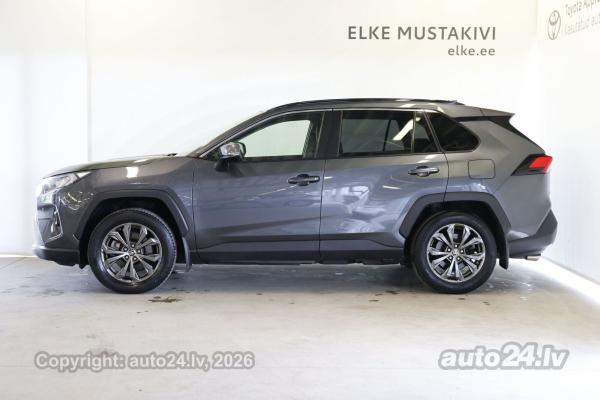 Grey Toyota RAV4 2022 in Tallinn, with an engine capacity of 2.49 L and mileage of 46 thousand km for 29500 €, photo 3 on AUTOMOTO.COM.LV
