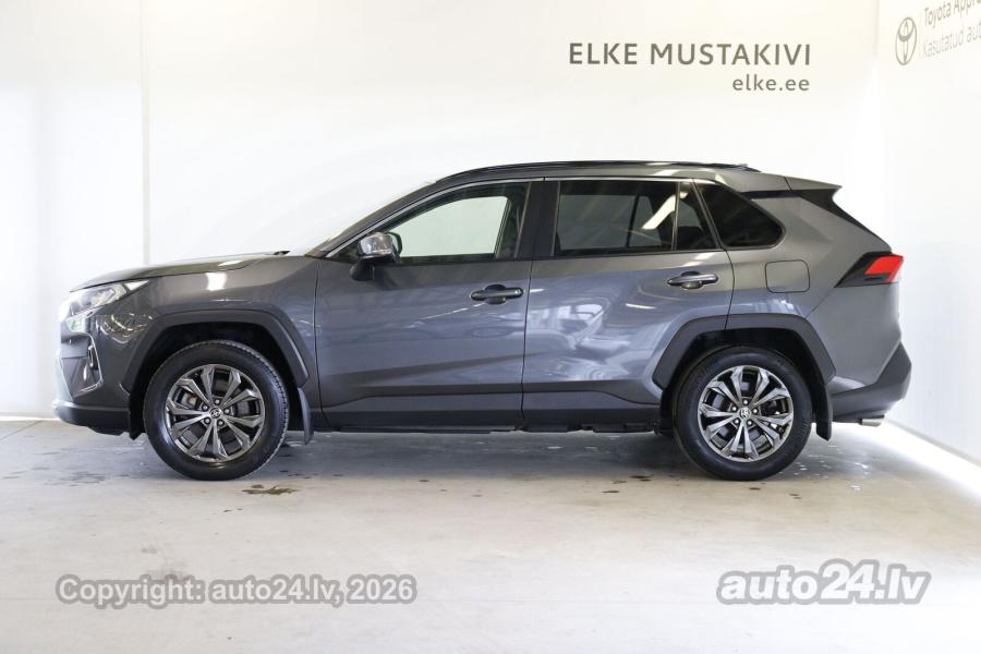 Pelēks Toyota RAV4 2022 Tallina, ar dzinēja tilpumu 2.49 L un nobraukumu 46 tūkst. km par 29500 €, foto 4 vietnē AUTOMOTO.COM.LV