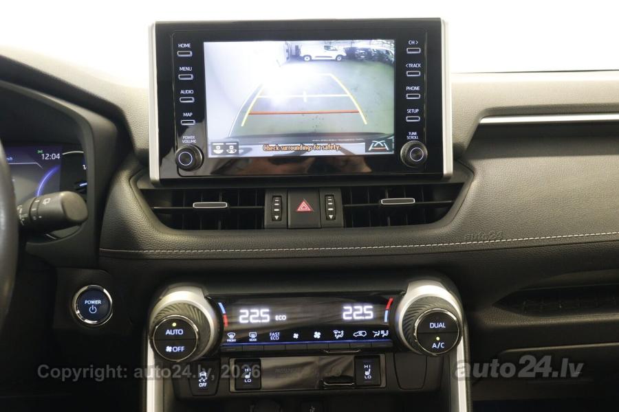Pelēks Toyota RAV4 2022 Tallina, ar dzinēja tilpumu 2.49 L un nobraukumu 46 tūkst. km par 29500 €, foto 15 vietnē AUTOMOTO.COM.LV