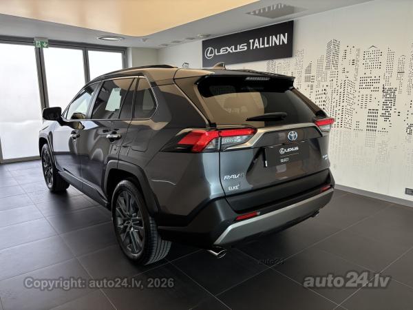 Pelēks Toyota RAV4 2022 Tallina, ar dzinēja tilpumu 2.50 L un nobraukumu 17 tūkst. km par 34900 €, foto 2 vietnē AUTOMOTO.COM.LV