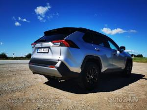 Pelēks Toyota RAV4 2022 Tallina, ar dzinēja tilpumu 2.00 L un nobraukumu 69 tūkst. km par 27900 €, foto 5 vietnē AUTOMOTO.COM.LV