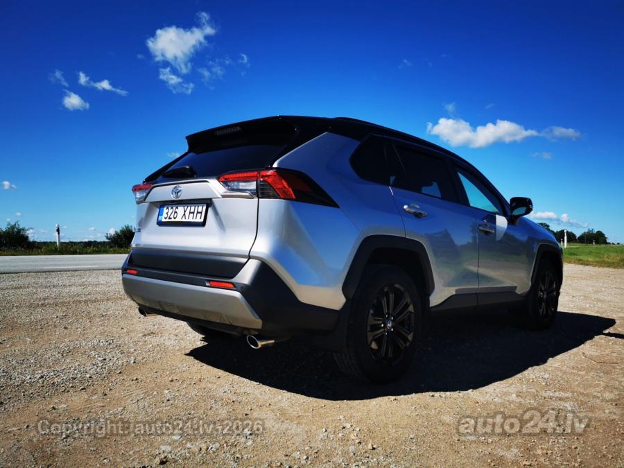 Pelēks Toyota RAV4 2022 Tallina, ar dzinēja tilpumu 2.00 L un nobraukumu 69 tūkst. km par 27900 €, foto 5 vietnē AUTOMOTO.COM.LV