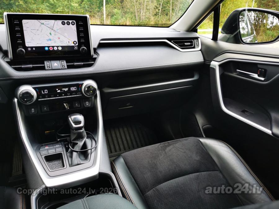 Pelēks Toyota RAV4 2022 Tallina, ar dzinēja tilpumu 2.00 L un nobraukumu 69 tūkst. km par 27900 €, foto 10 vietnē AUTOMOTO.COM.LV