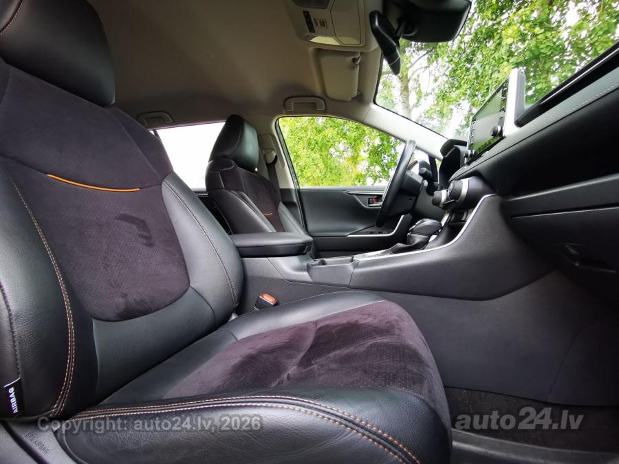 Pelēks Toyota RAV4 2022 Tallina, ar dzinēja tilpumu 2.00 L un nobraukumu 69 tūkst. km par 27900 €, foto 11 vietnē AUTOMOTO.COM.LV