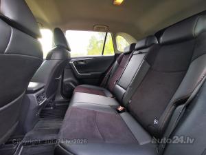 Pelēks Toyota RAV4 2022 Tallina, ar dzinēja tilpumu 2.00 L un nobraukumu 69 tūkst. km par 27900 €, foto 13 vietnē AUTOMOTO.COM.LV