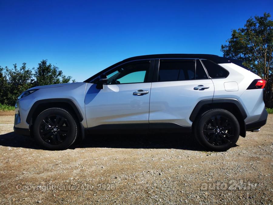Pelēks Toyota RAV4 2022 Tallina, ar dzinēja tilpumu 2.00 L un nobraukumu 69 tūkst. km par 27900 €, foto 21 vietnē AUTOMOTO.COM.LV