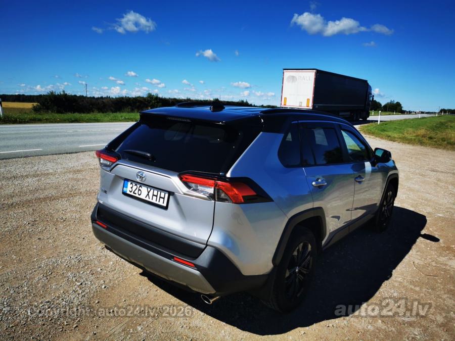 Pelēks Toyota RAV4 2022 Tallina, ar dzinēja tilpumu 2.00 L un nobraukumu 69 tūkst. km par 27900 €, foto 26 vietnē AUTOMOTO.COM.LV