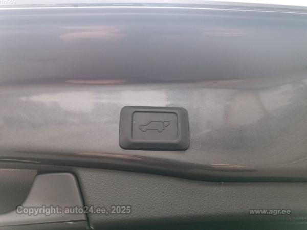 Pelēks Toyota RAV4 2023 Tallina, ar dzinēja tilpumu 2.50 L un nobraukumu 77 tūkst. km par 35900 €, foto 11 vietnē AUTOMOTO.COM.LV