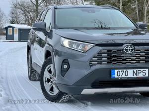 Pelēks Toyota RAV4 2023 Hāpsalu, ar dzinēja tilpumu 2.00 L un nobraukumu 61 tūkst. km par 30990 €, foto 3 vietnē AUTOMOTO.COM.LV