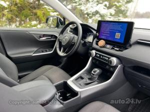 Pelēks Toyota RAV4 2023 Hāpsalu, ar dzinēja tilpumu 2.00 L un nobraukumu 61 tūkst. km par 30990 €, foto 10 vietnē AUTOMOTO.COM.LV