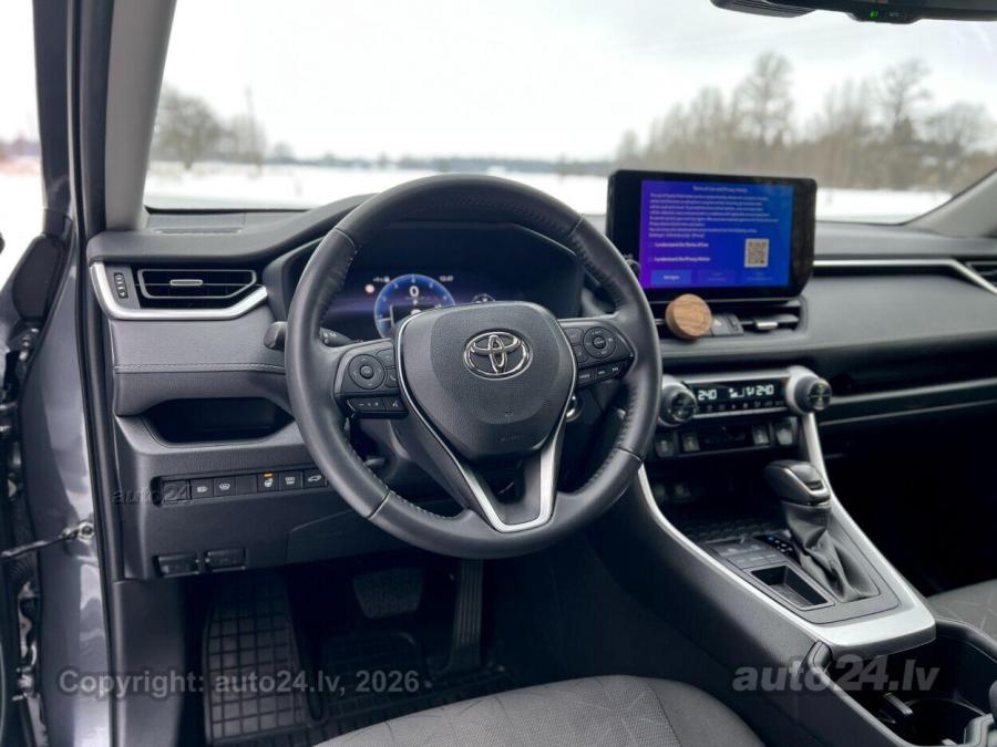 Grey Toyota RAV4 2023 in Haapsalu, with an engine capacity of 2.00 L and mileage of 61 thousand km for 30990 €, photo 11 on AUTOMOTO.COM.LV