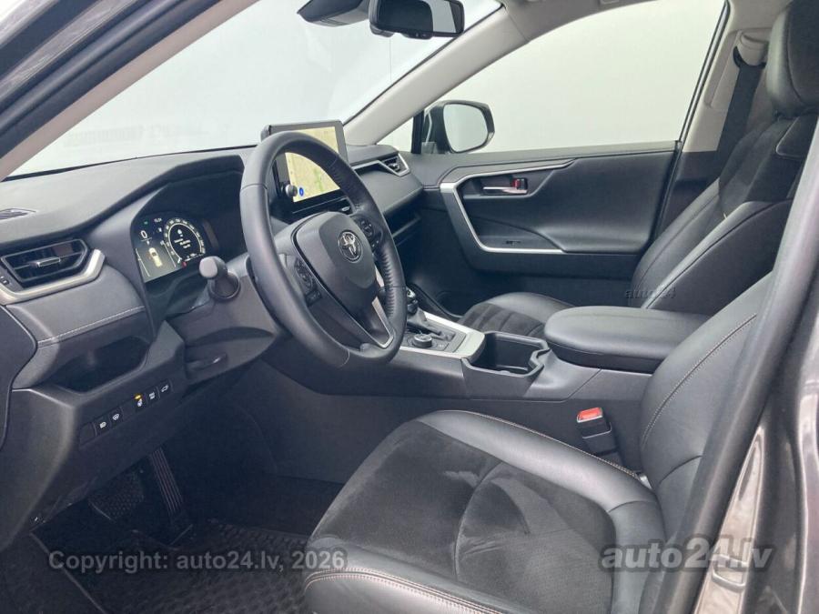 Pelēks Toyota RAV4 2023 Tallina, ar dzinēja tilpumu 2.49 L un nobraukumu 15 tūkst. km par 38495 €, foto 12 vietnē AUTOMOTO.COM.LV