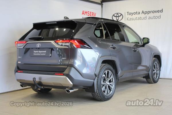 Pelēks Toyota RAV4 2023 Tallina, ar dzinēja tilpumu 2.00 L un nobraukumu 90 tūkst. km par 31490 €, foto 2 vietnē AUTOMOTO.COM.LV