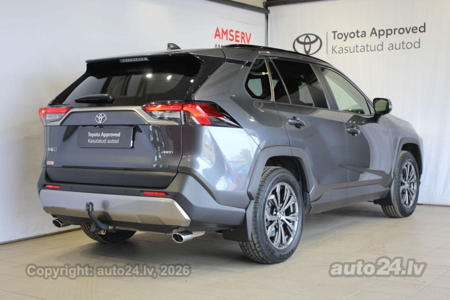 Grey Toyota RAV4 2023 in Tallinn, with an engine capacity of 2.00 L and mileage of 90 thousand km for 31490 €, photo 3 on AUTOMOTO.COM.LV