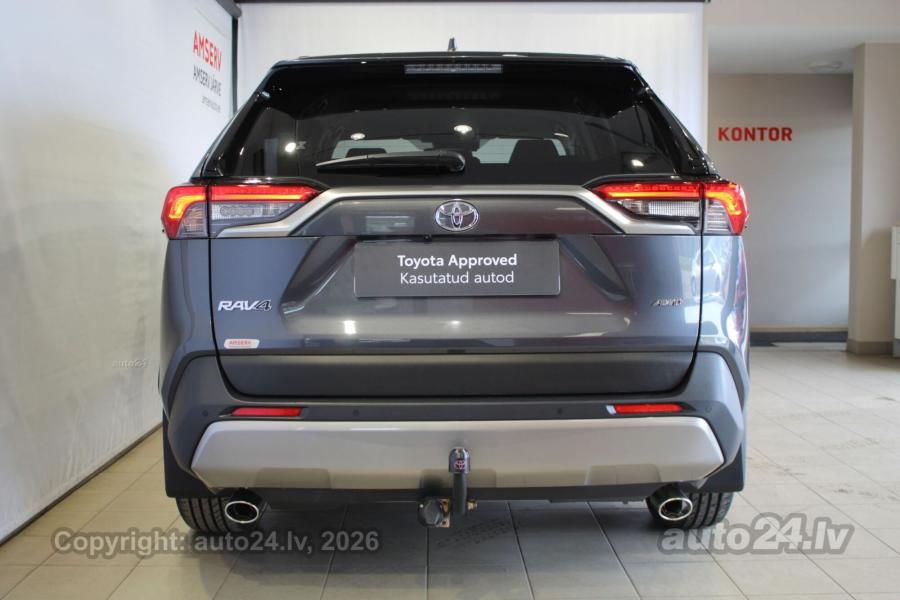 Grey Toyota RAV4 2023 in Tallinn, with an engine capacity of 2.00 L and mileage of 90 thousand km for 31490 €, photo 5 on AUTOMOTO.COM.LV