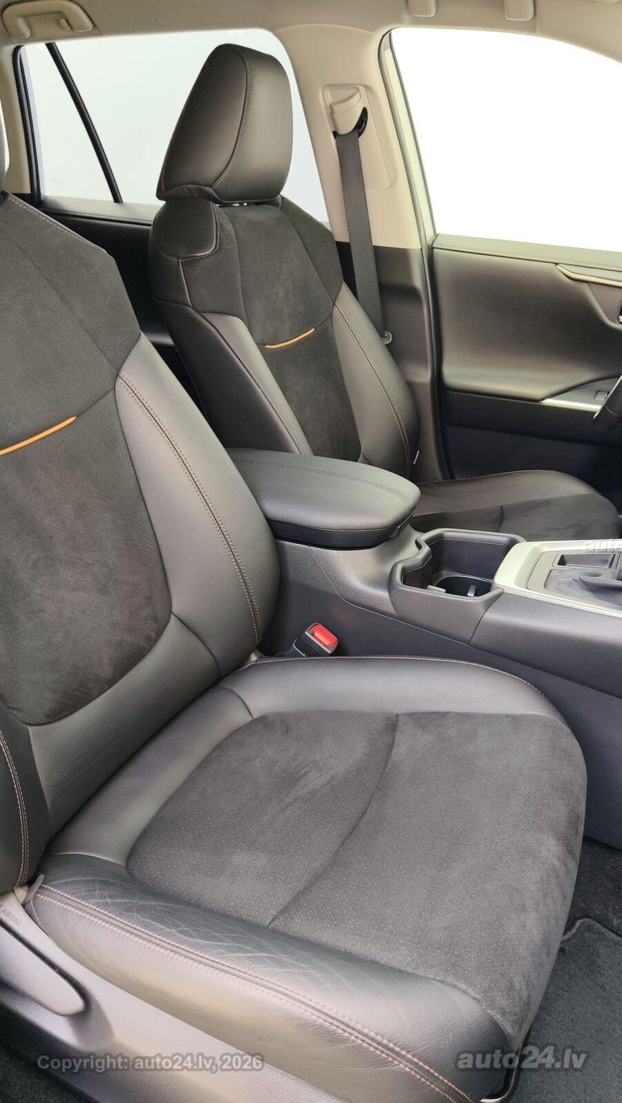 Pelēks Toyota RAV4 2023 Tallina, ar dzinēja tilpumu 1.99 L un nobraukumu 33 tūkst. km par 29995 €, foto 7 vietnē AUTOMOTO.COM.LV