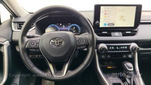 Pelēks Toyota RAV4 2023 Tallina, ar dzinēja tilpumu 1.99 L un nobraukumu 33 tūkst. km par 29995 €, foto 10 vietnē AUTOMOTO.COM.LV