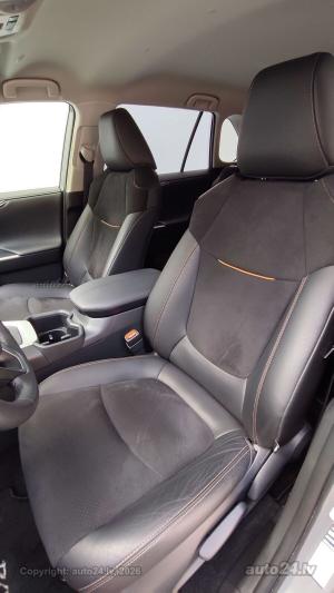 Pelēks Toyota RAV4 2023 Tallina, ar dzinēja tilpumu 1.99 L un nobraukumu 33 tūkst. km par 29995 €, foto 18 vietnē AUTOMOTO.COM.LV