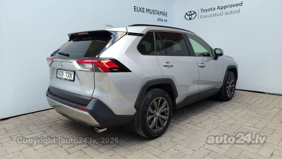 Grey Toyota RAV4 2023 in Tallinn, with an engine capacity of 1.99 L and mileage of 35 thousand km for 31995 €, photo 3 on AUTOMOTO.COM.LV