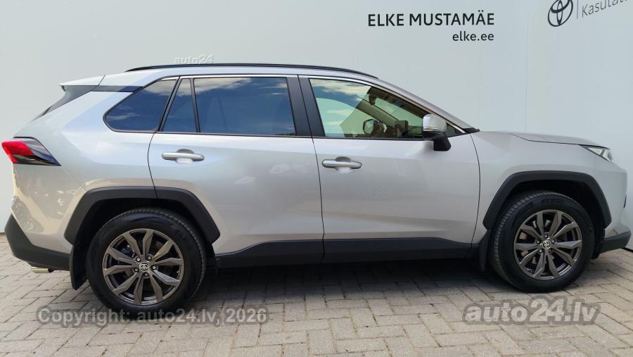 Grey Toyota RAV4 2023 in Tallinn, with an engine capacity of 1.99 L and mileage of 35 thousand km for 31995 €, photo 17 on AUTOMOTO.COM.LV