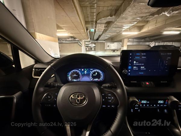 Pelēks Toyota RAV4 2023 Tallina, ar dzinēja tilpumu 2.00 L un nobraukumu 30 tūkst. km par 29900 €, foto 10 vietnē AUTOMOTO.COM.LV