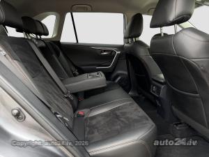 Pelēks Toyota RAV4 2023 Tallina, ar dzinēja tilpumu 2.00 L un nobraukumu 29 tūkst. km par 33999 €, foto 7 vietnē AUTOMOTO.COM.LV