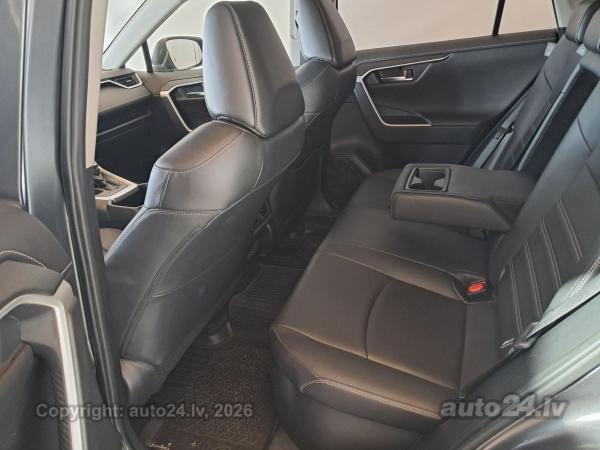 Pelēks Toyota RAV4 2023 Narva, ar dzinēja tilpumu 2.49 L un nobraukumu 56 tūkst. km par 36390 €, foto 9 vietnē AUTOMOTO.COM.LV