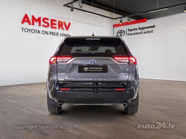 Pelēks Toyota RAV4 2023 Tallina, ar dzinēja tilpumu 2.50 L un nobraukumu 50 tūkst. km par 42990 €, foto 4 vietnē AUTOMOTO.COM.LV