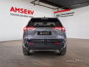 Grey Toyota RAV4 2023 in Tallinn, with an engine capacity of 2.50 L and mileage of 50 thousand km for 42990 €, photo 5 on AUTOMOTO.COM.LV