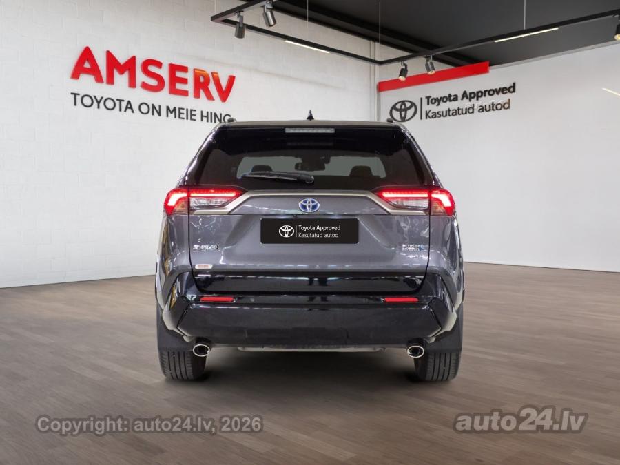 Grey Toyota RAV4 2023 in Tallinn, with an engine capacity of 2.50 L and mileage of 50 thousand km for 42990 €, photo 5 on AUTOMOTO.COM.LV