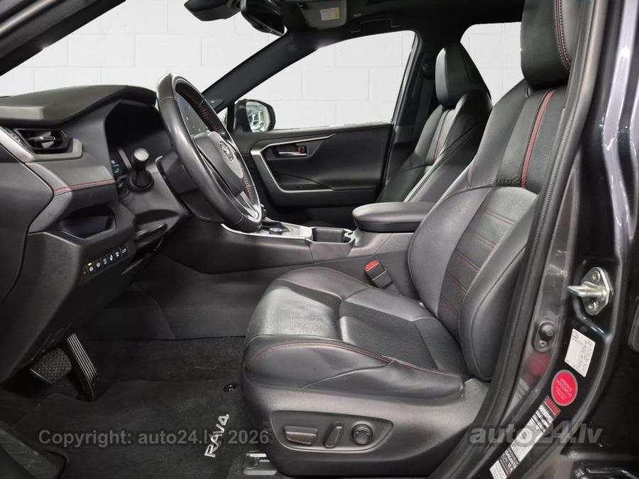 Grey Toyota RAV4 2023 in Tallinn, with an engine capacity of 2.50 L and mileage of 50 thousand km for 42990 €, photo 12 on AUTOMOTO.COM.LV
