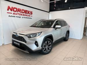 Pelēks Toyota RAV4 2023 Tallina, ar dzinēja tilpumu 2.50 L un nobraukumu 105 tūkst. km par 33690 €, foto  vietnē AUTOMOTO.COM.LV