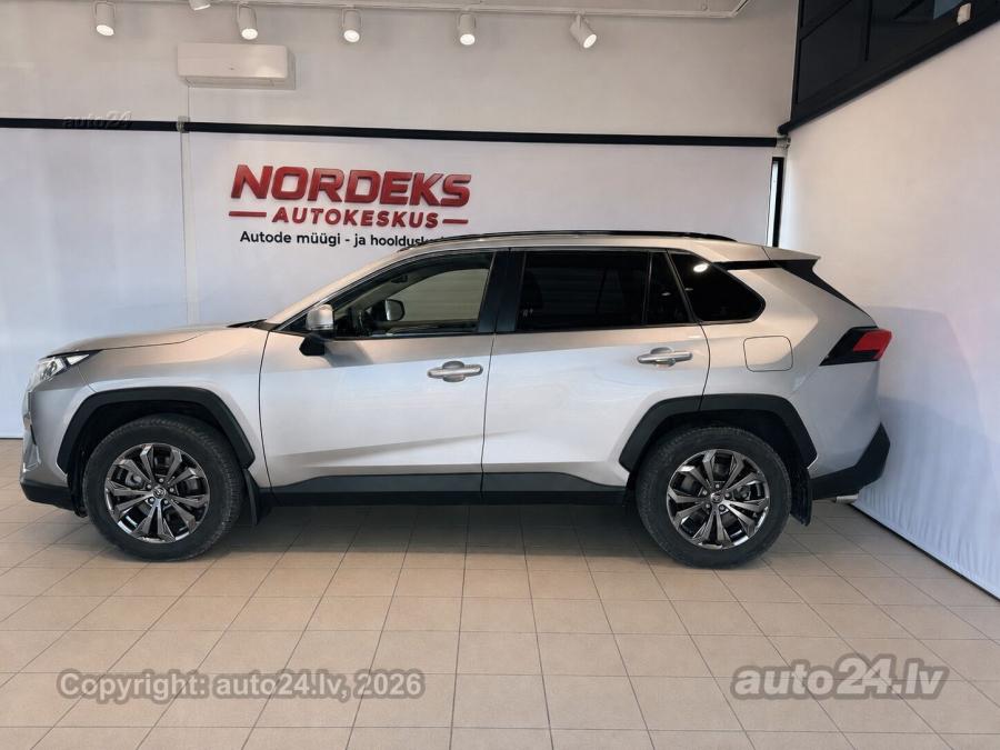 Pelēks Toyota RAV4 2023 Tallina, ar dzinēja tilpumu 2.50 L un nobraukumu 105 tūkst. km par 33690 €, foto 5 vietnē AUTOMOTO.COM.LV