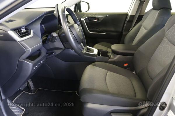 Pelēks Toyota RAV4 2024 Tallina, ar dzinēja tilpumu 2.50 L un nobraukumu 12 tūkst. km par 36900 €, foto 11 vietnē AUTOMOTO.COM.LV