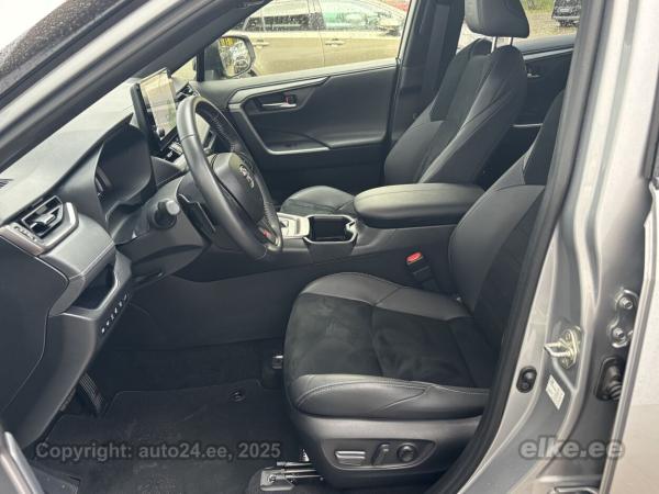 Серый Тойота РАВ 4 2024 в Таллин, объемом двигателя 2.50 л и пробегом 16 тыс. км за 45895 €, фото 11 на AUTOMOTO.COM.LV