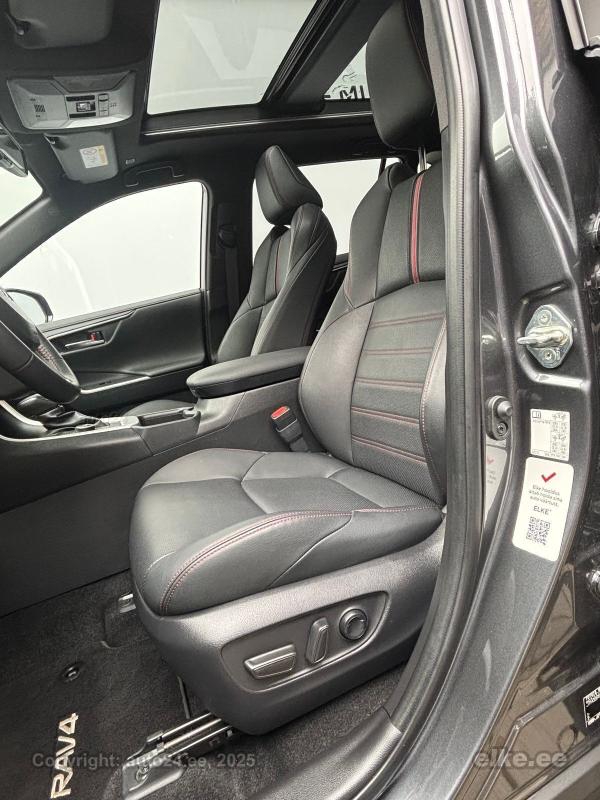 Pelēks Toyota RAV4 2024 Tallina, ar dzinēja tilpumu 2.49 L un nobraukumu 16 tūkst. km par 50995 €, foto 11 vietnē AUTOMOTO.COM.LV